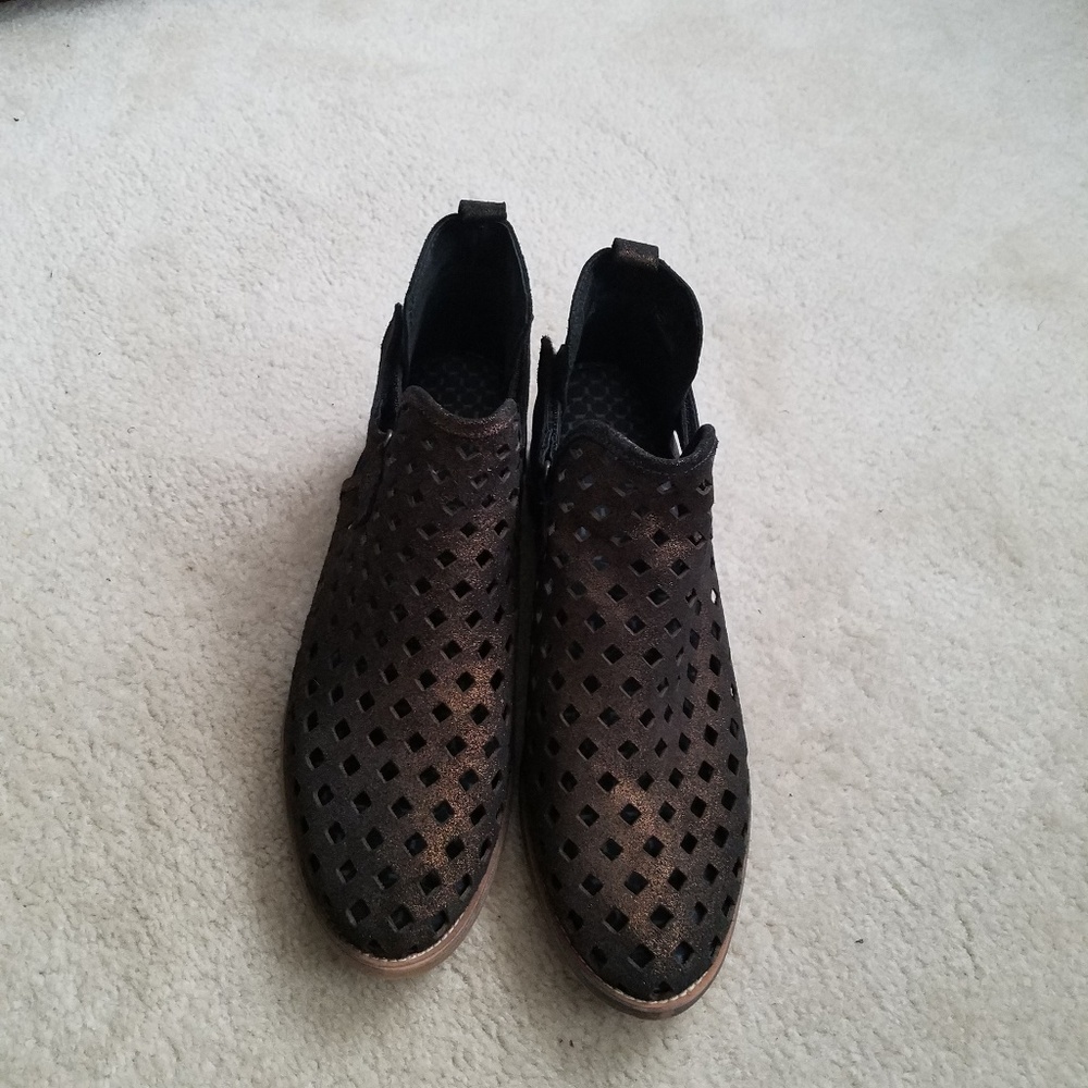 Bronze Perforated Bootie - Gem